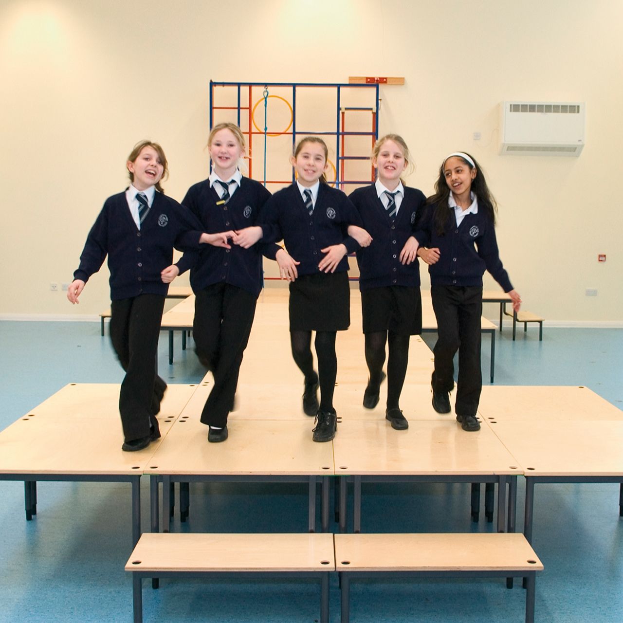 Q Build School Staging System | Universal Services